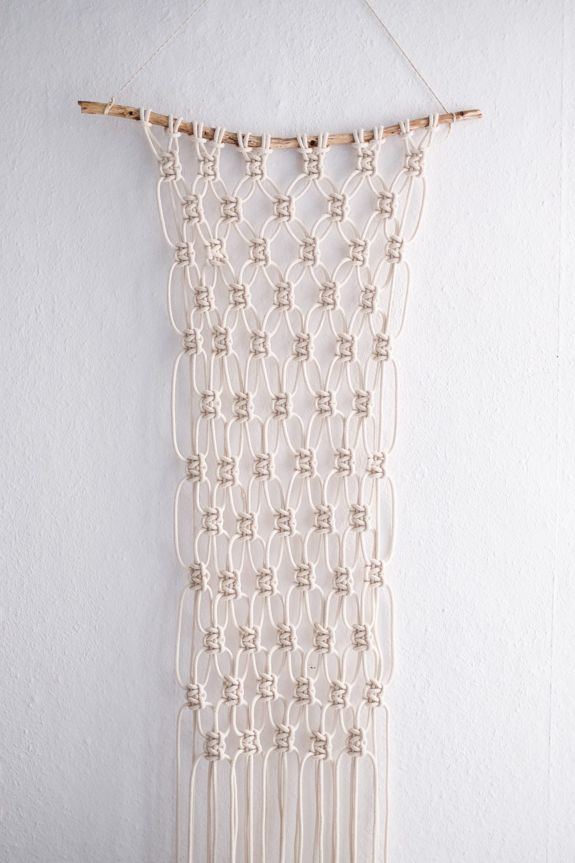 Interior: Super Easy DIY Macrame Wall Hanging Tutorial – heylilahey.