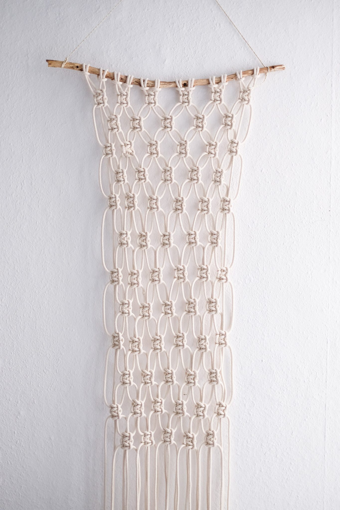 Interior: Super Easy DIY Macrame Wall Hanging Tutorial – heylilahey.